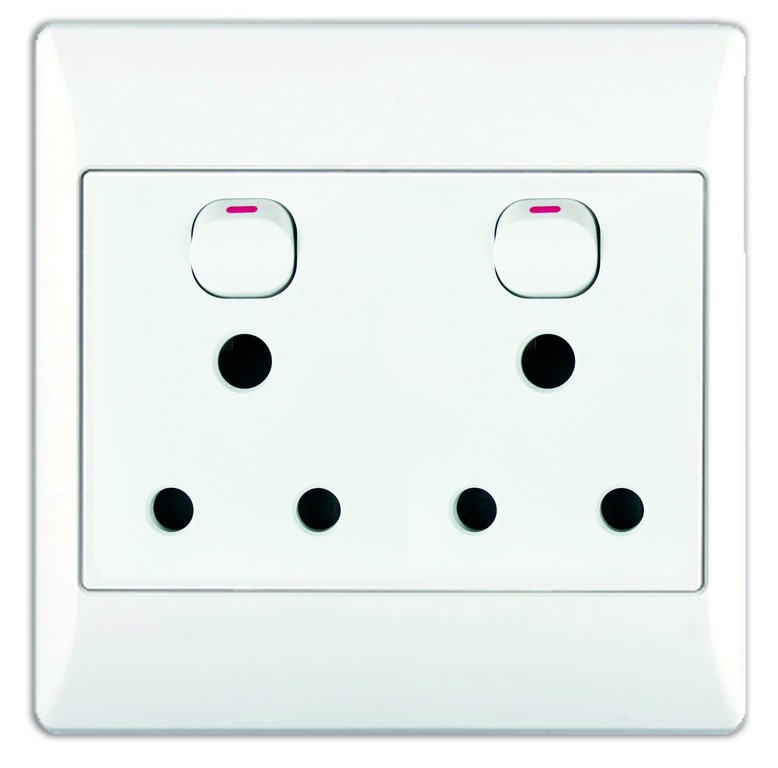 2x16A SWITCHED SOCKET OUTLET 4x4 WITH WHITE COVER PLATE - Dorite Solar